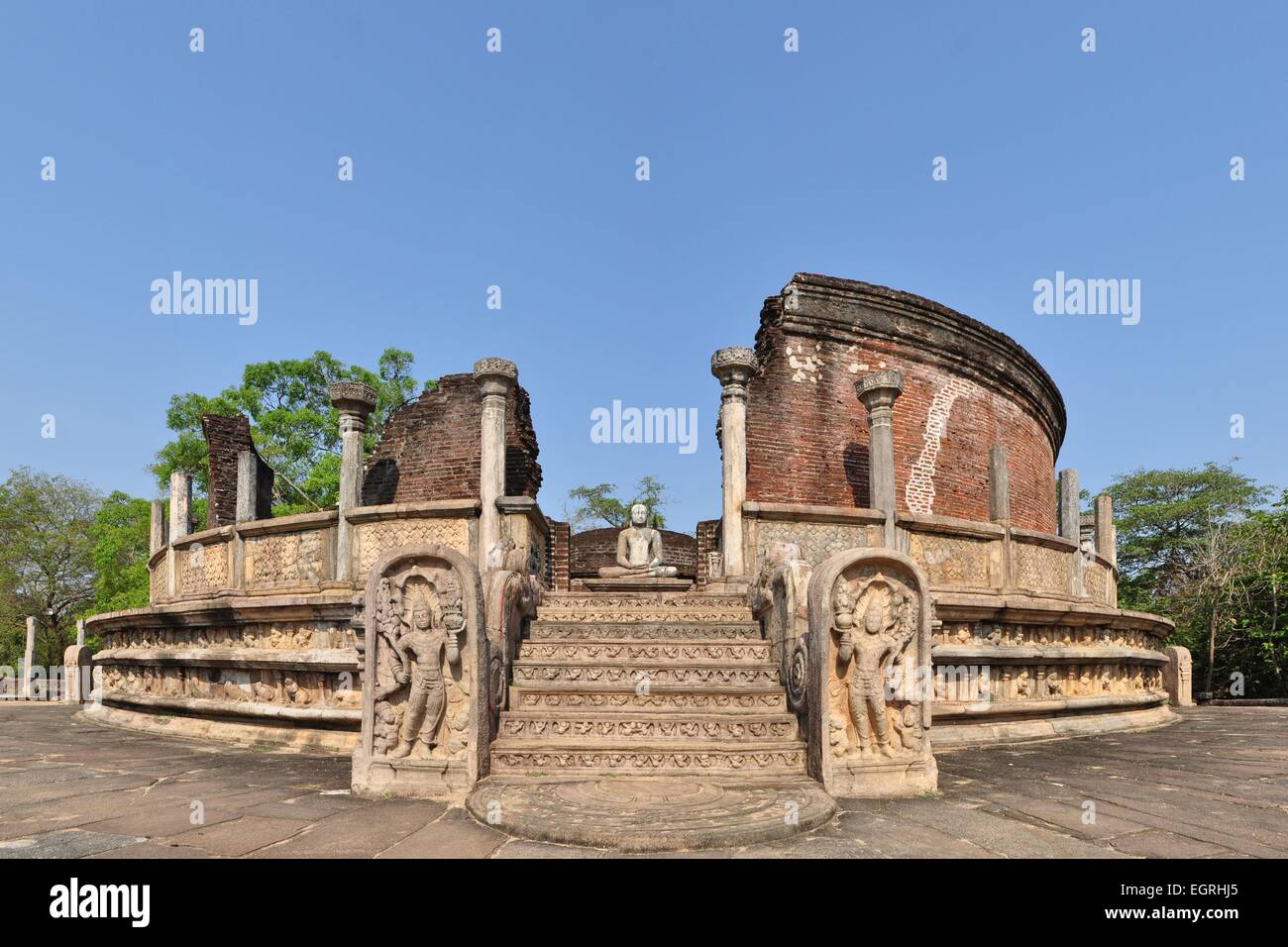 Vatadage in Polonnaruwa, Sri Lanka Stock Photo - Alamy