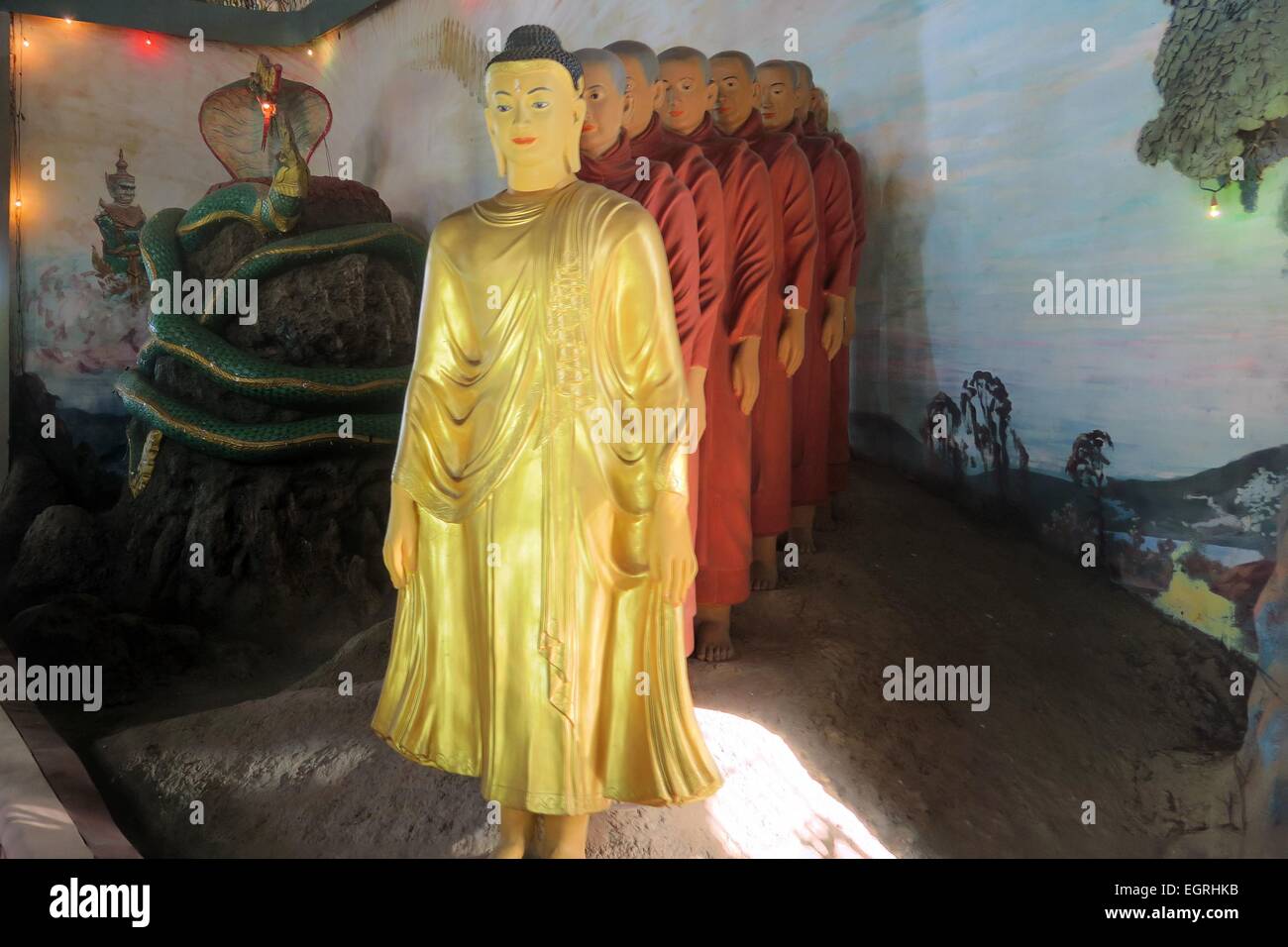 Buddha with disciples, Ngahtatkyi Pagoda Temple, Yangon Stock Photo - Alamy