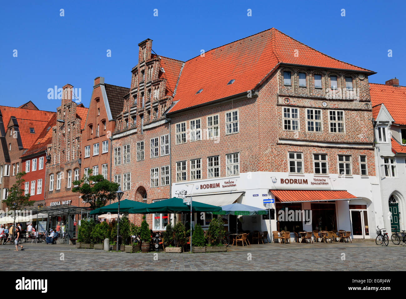 Houses at square AM SANDE, Lueneburg, Lüneburg, Lower Saxony, Germany ...