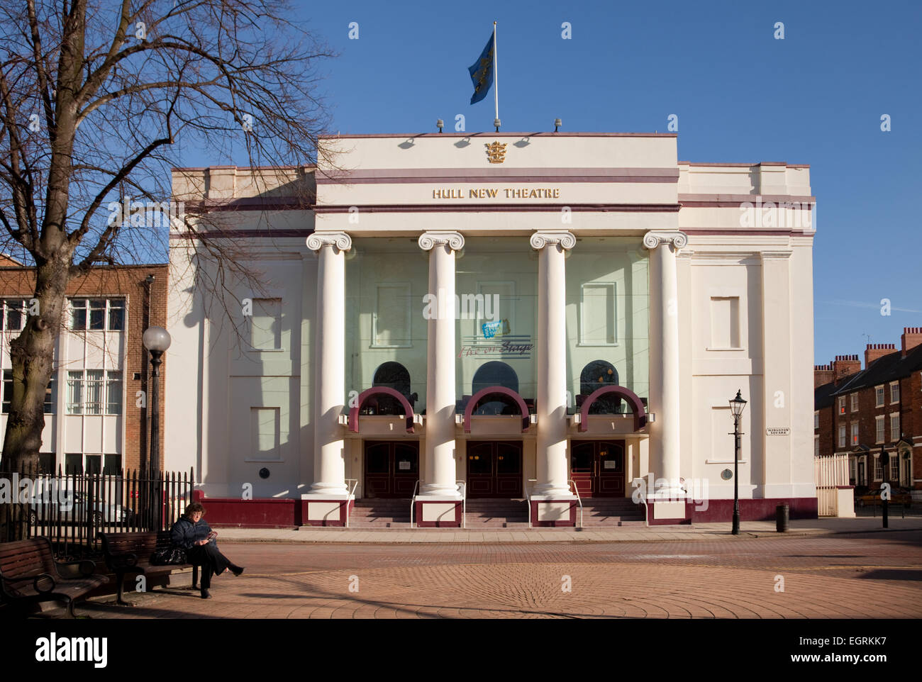 Hull theatre hi-res stock photography and images - Alamy