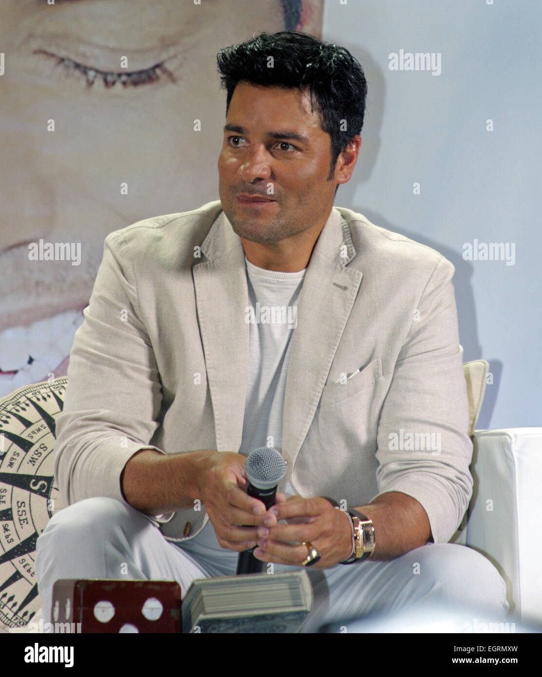Chayanne continues his promo tour of his new album 'En todo Estare ...