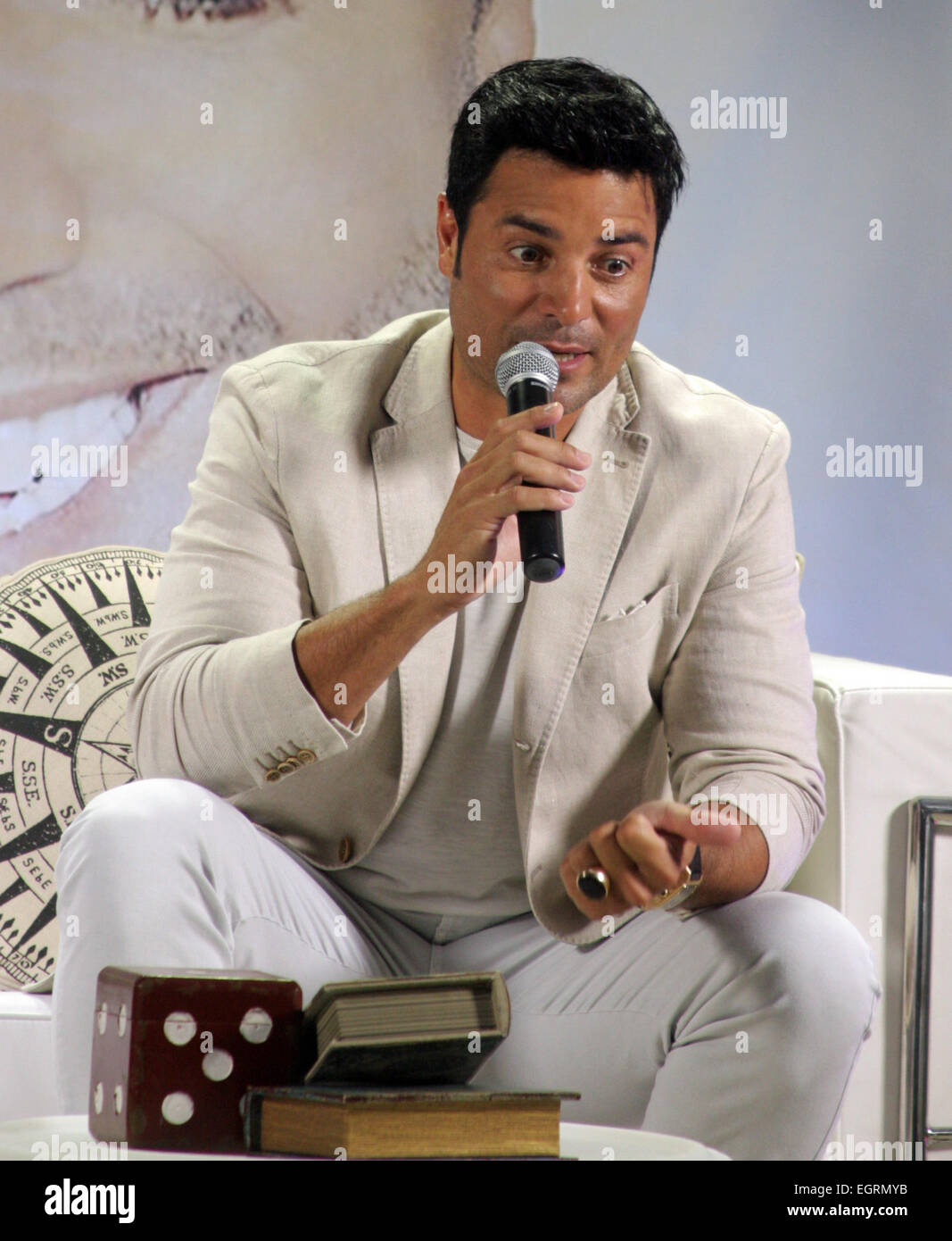 Chayanne continues his promo tour of his new album 'En todo Estare ...
