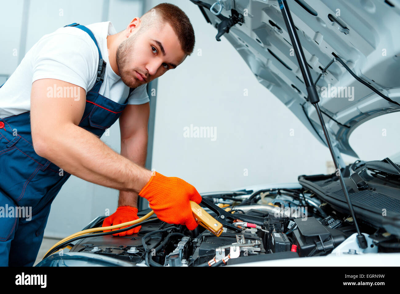 Car mechanic at the service station Stock Photo - Alamy