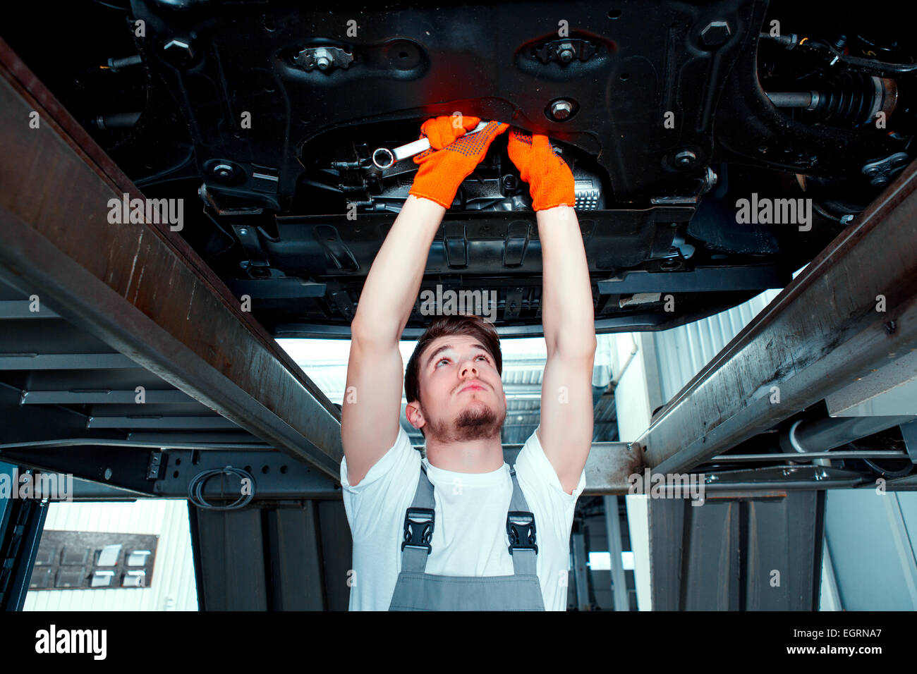 Car mechanic at the service station Stock Photo - Alamy