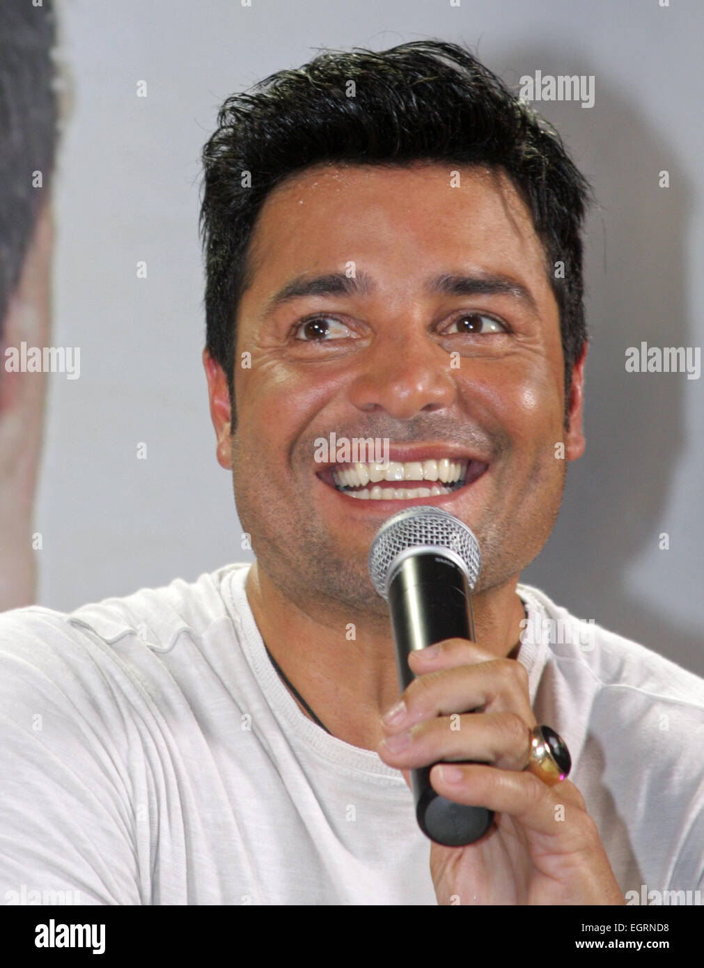 Chayanne continues his promo tour for his new album 'En todo Estare ...