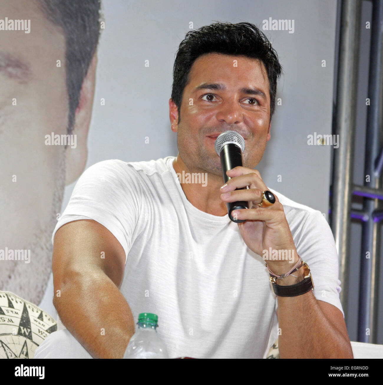 Chayanne continues his promo tour for his new album 'En todo Estare ...