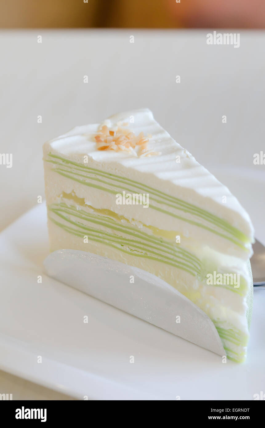 White and green cake hi-res stock photography and images - Alamy