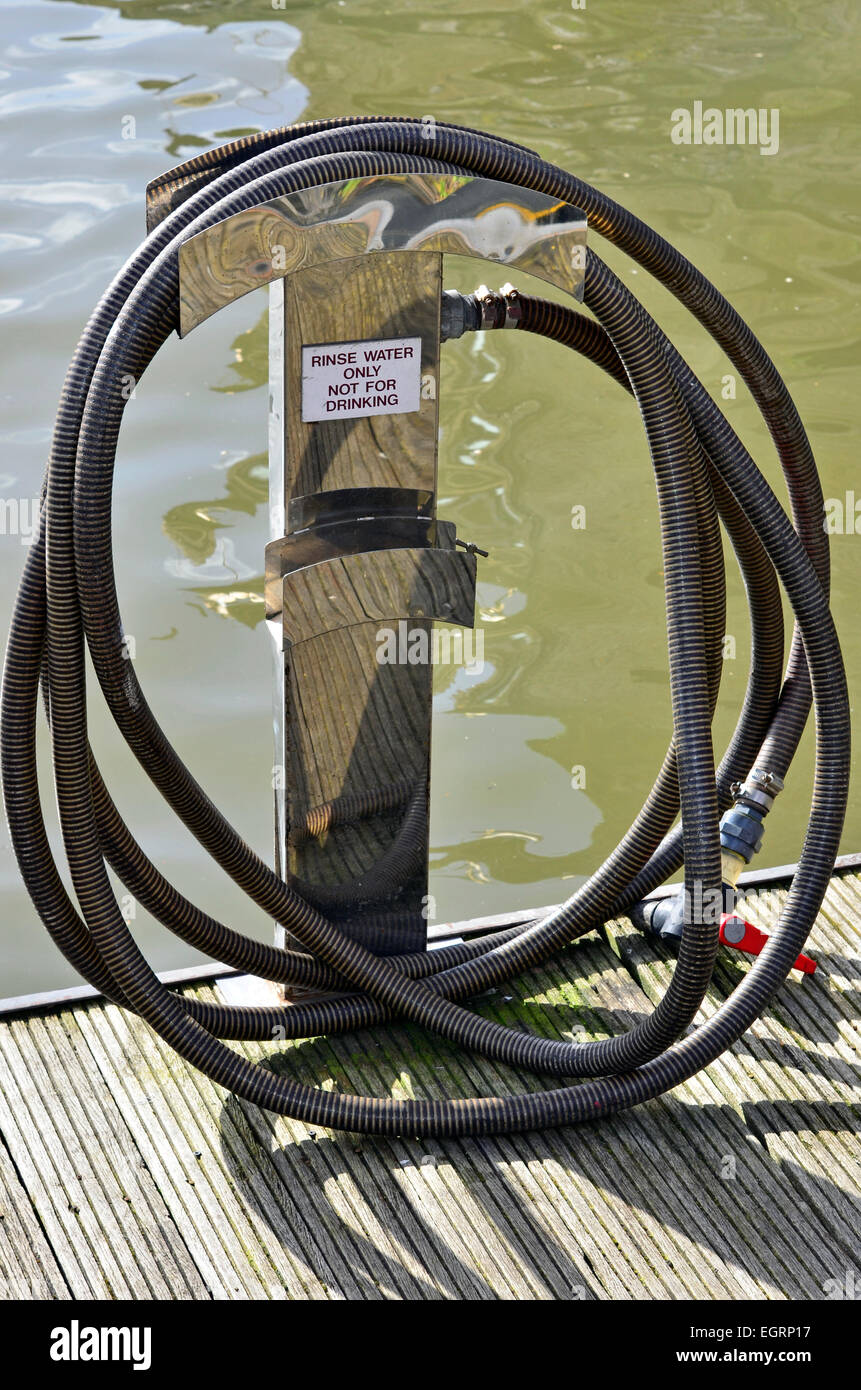 Harbourside walkway hi-res stock photography and images - Alamy