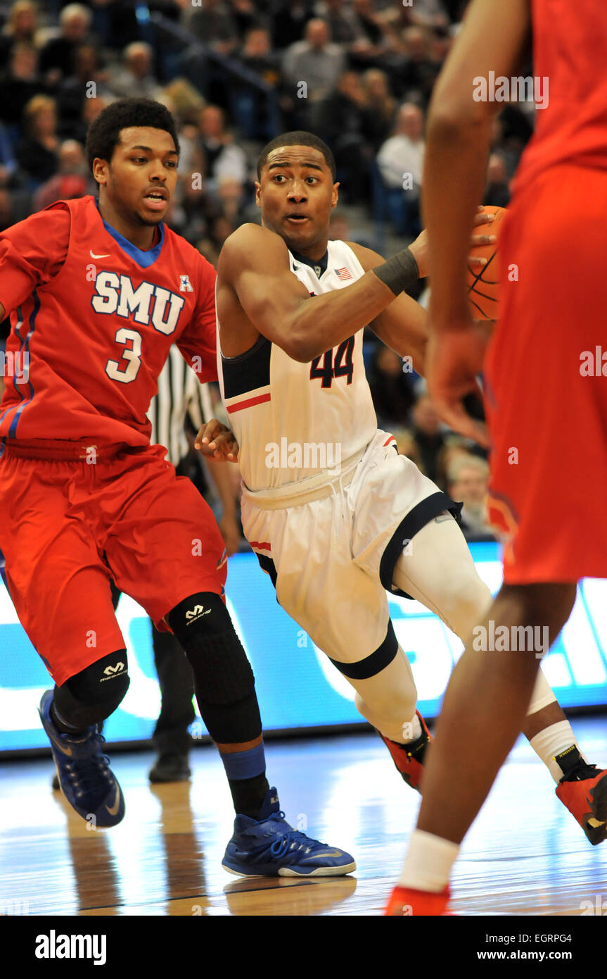 Hartford, Connecticut, UK. 1st March, 2015. Rodney Purvis(44) of Uconn ...