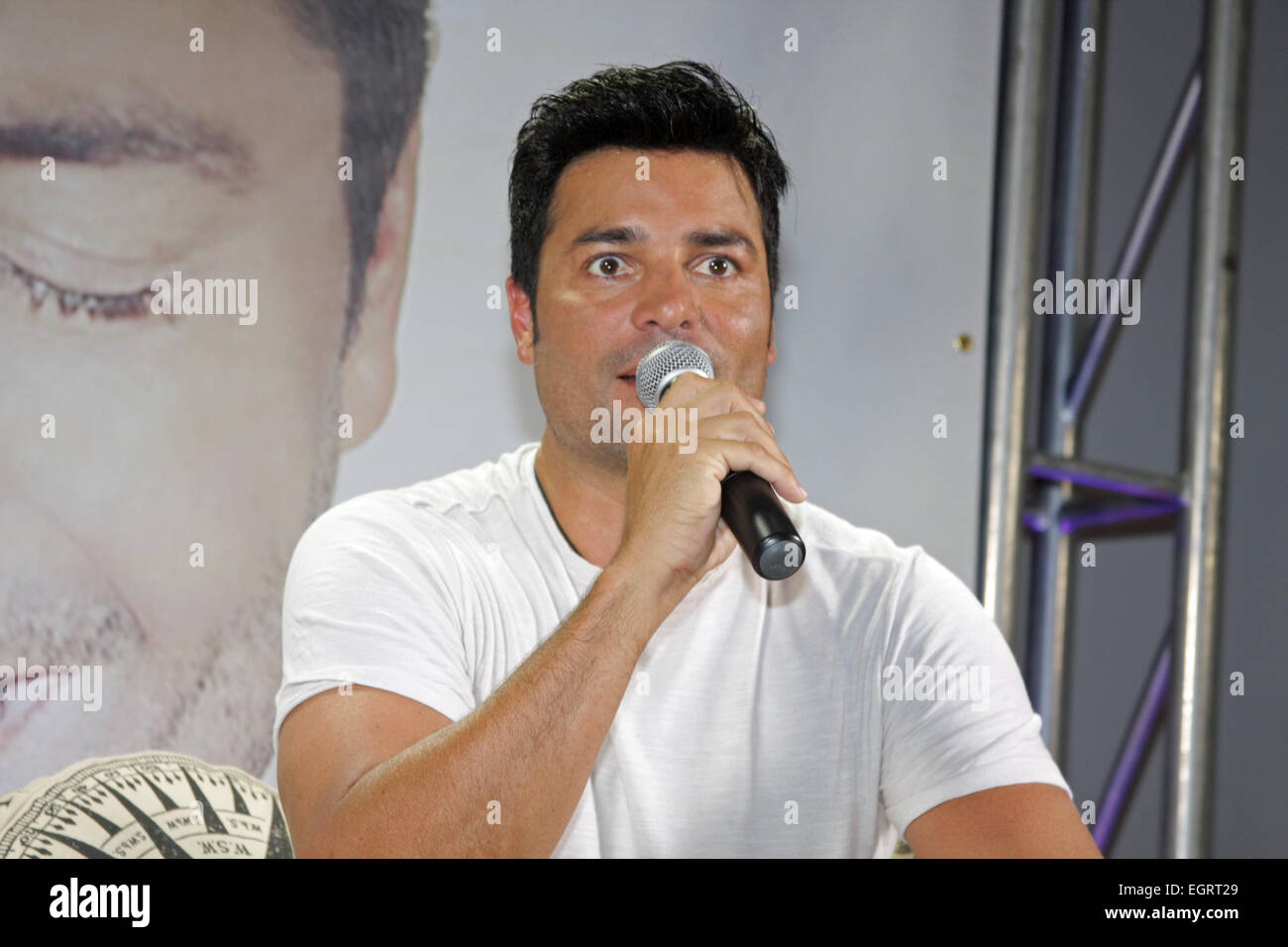 Chayanne continues his promo tour for his new album 'En todo Estare ...