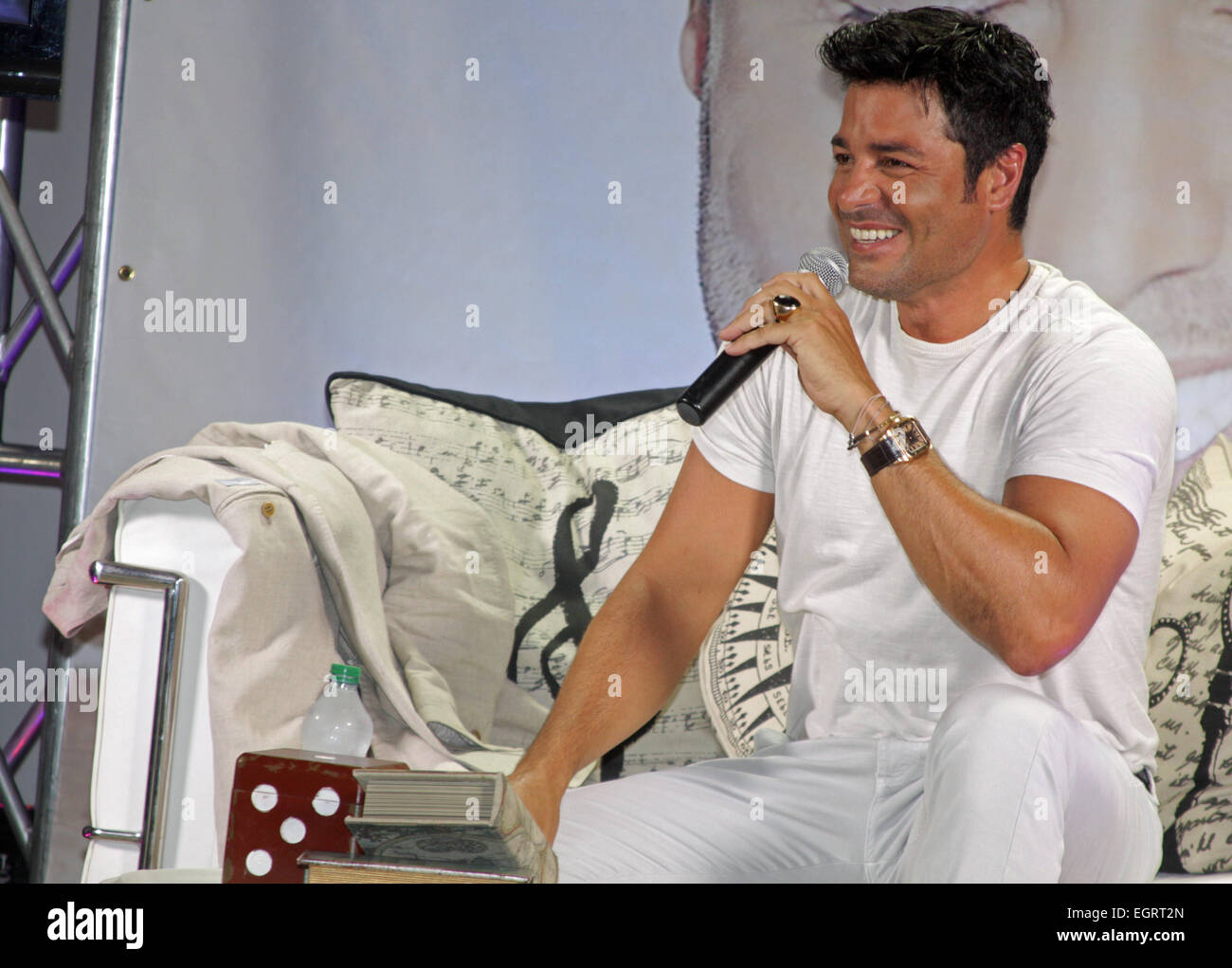 Chayanne continues his promo tour for his new album 'En todo Estare ...