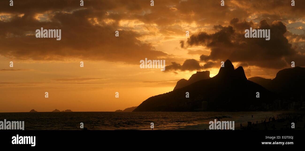 Rio de Janeiro, Brazil, 1st March 2015. A golden sunset seen from ...
