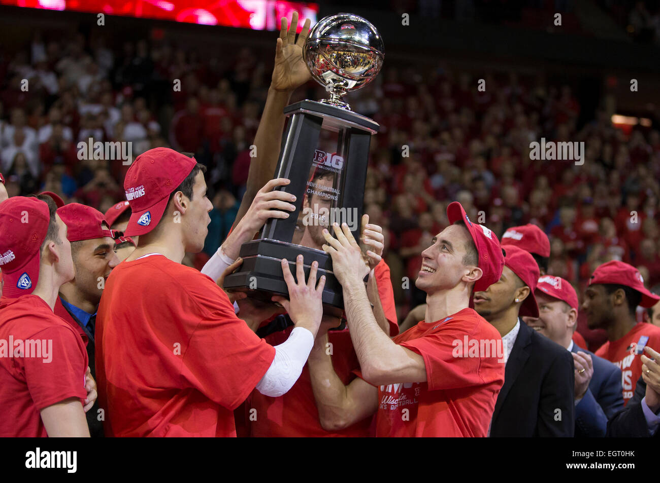 March 1, 2015: Wisconsin Badgers guard Josh Gasser #21 holds the Big ...