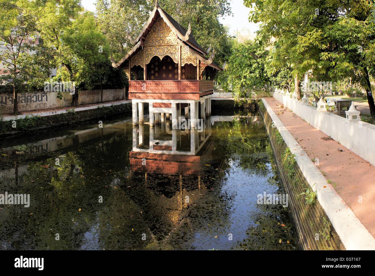 Thai style traditional wooden house Stock Photo - Alamy