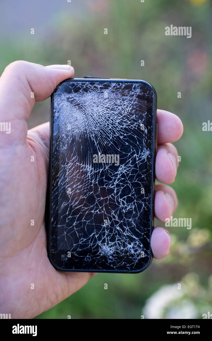 Mobile Phone with Cracked Screen Stock Photo - Alamy