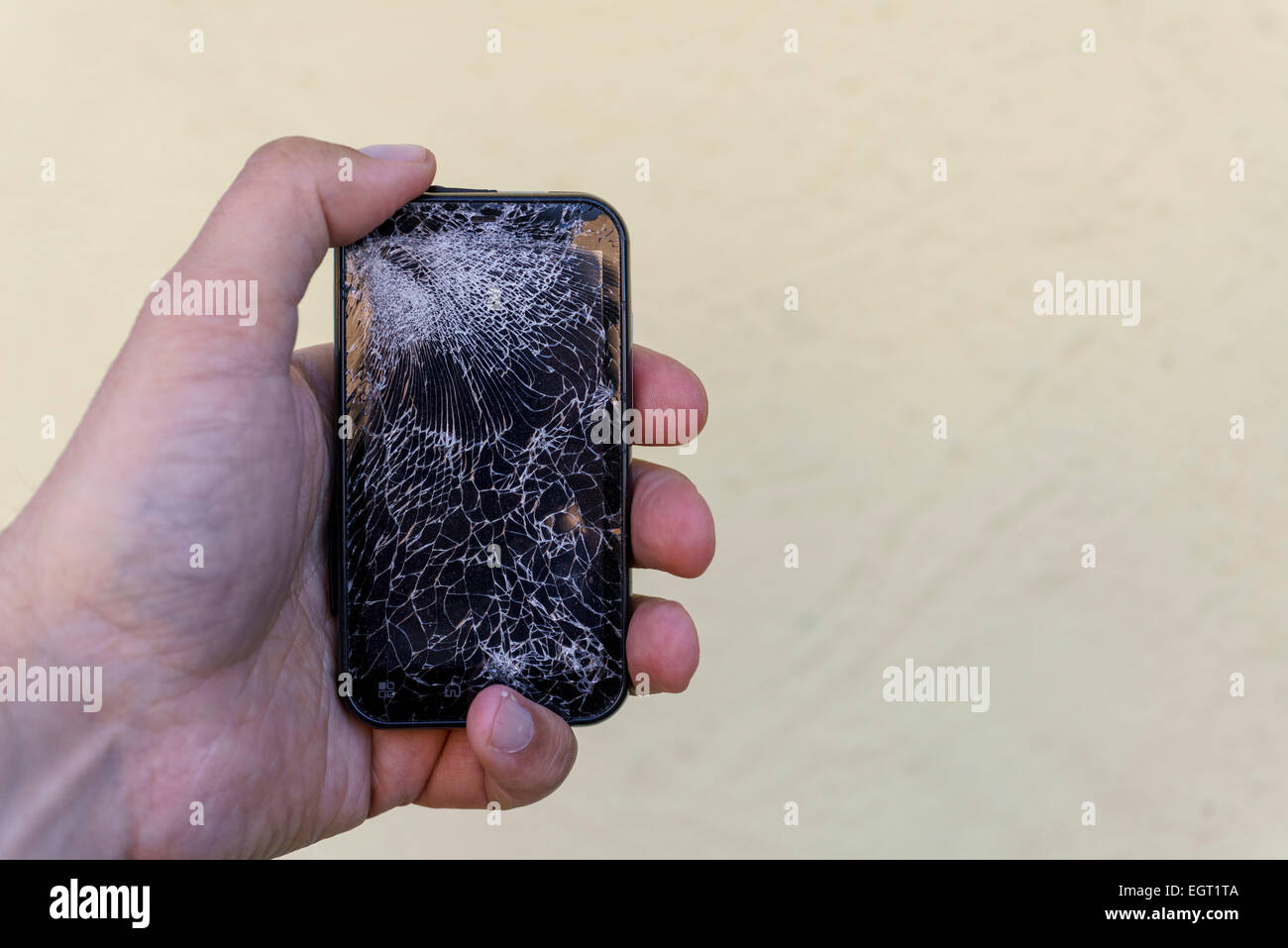 Mobile Phone with Cracked Screen Stock Photo - Alamy