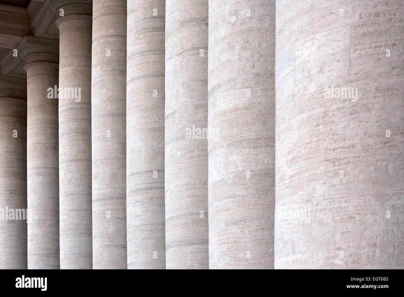 Bernini's columnade in Saint Peter's square Stock Photo - Alamy
