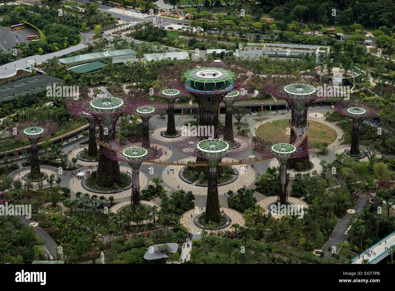 Aerial view supertrees gardens bay hi-res stock photography and images ...