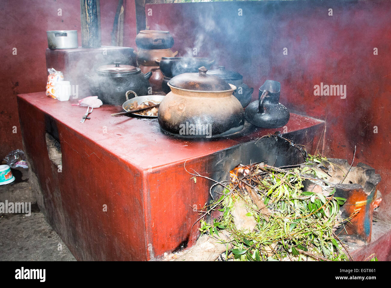 Ceramic cooking pots hi-res stock photography and images - Alamy