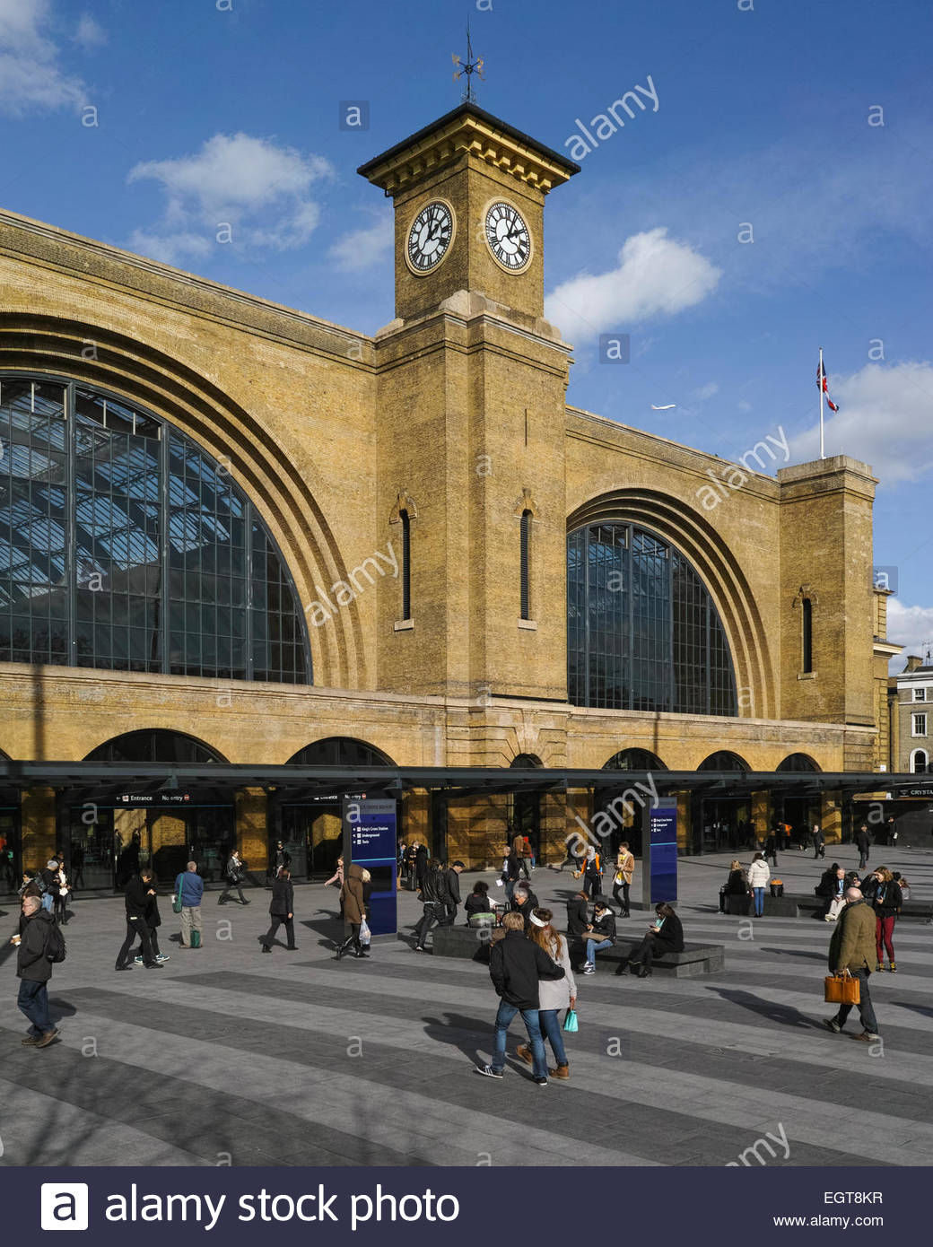 Kings Cross Station Building High Resolution Stock Photography and ...
