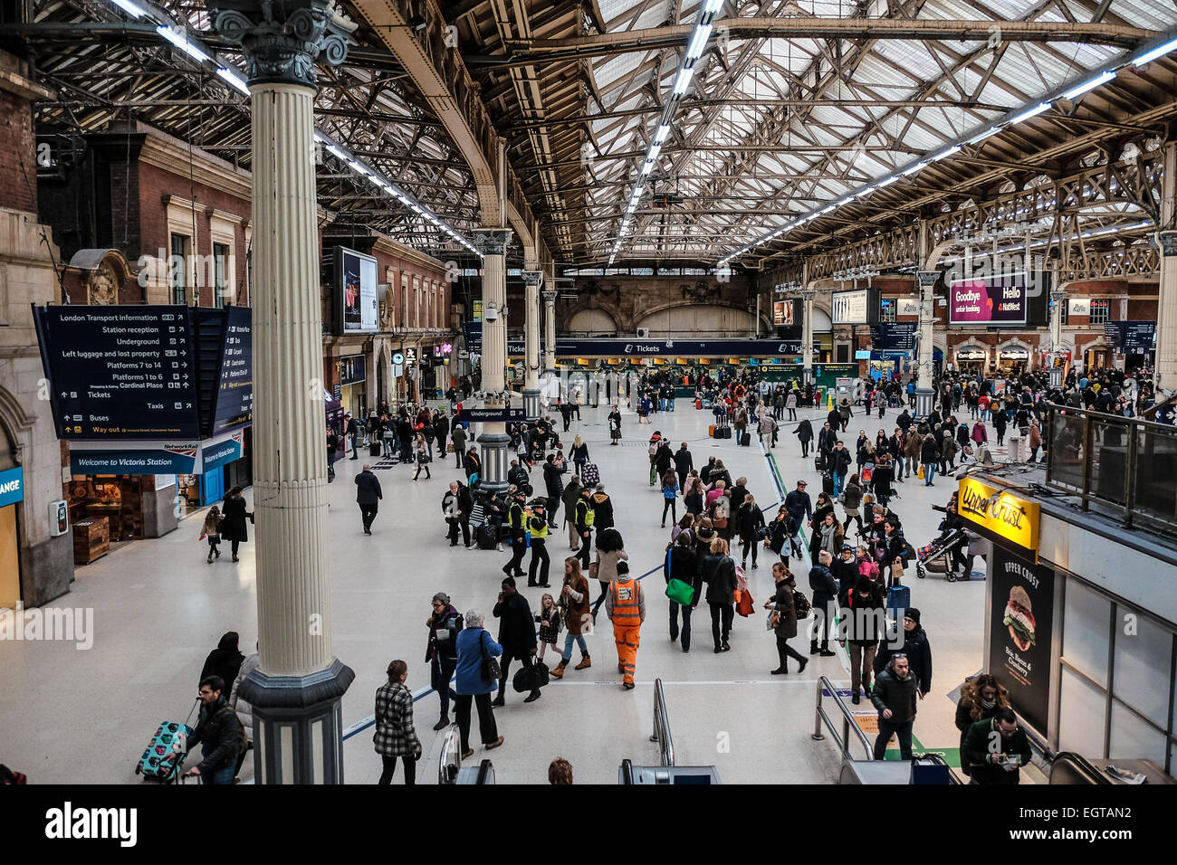 Victoria train station train hi-res stock photography and images - Alamy