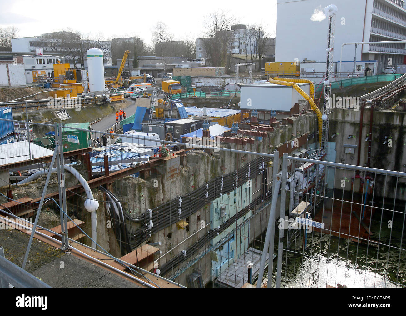 Collapse of the cologne city archives hi-res stock photography and ...