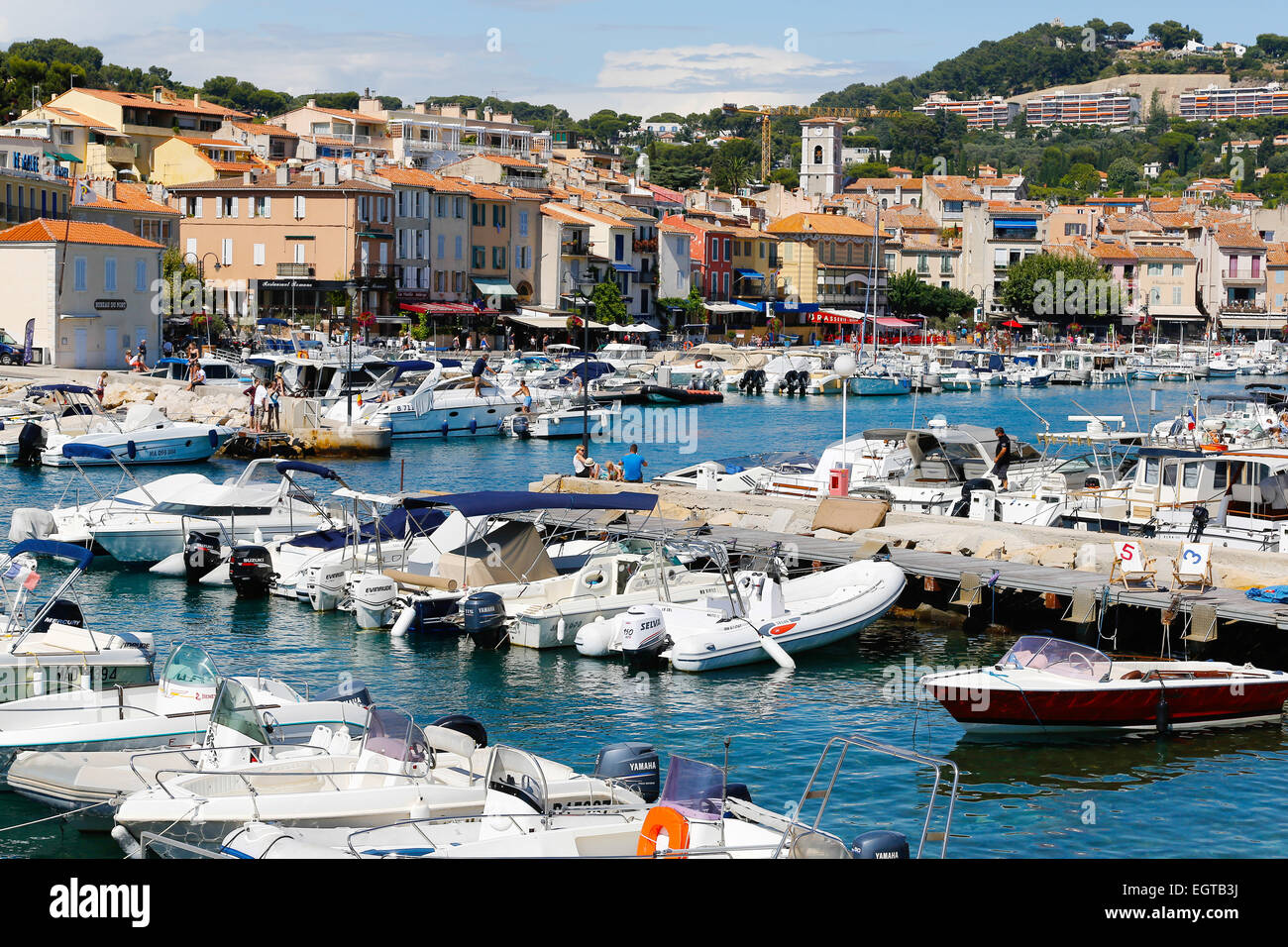 Cassis (south-eastern France), July 2014: the harbour Stock Photo - Alamy