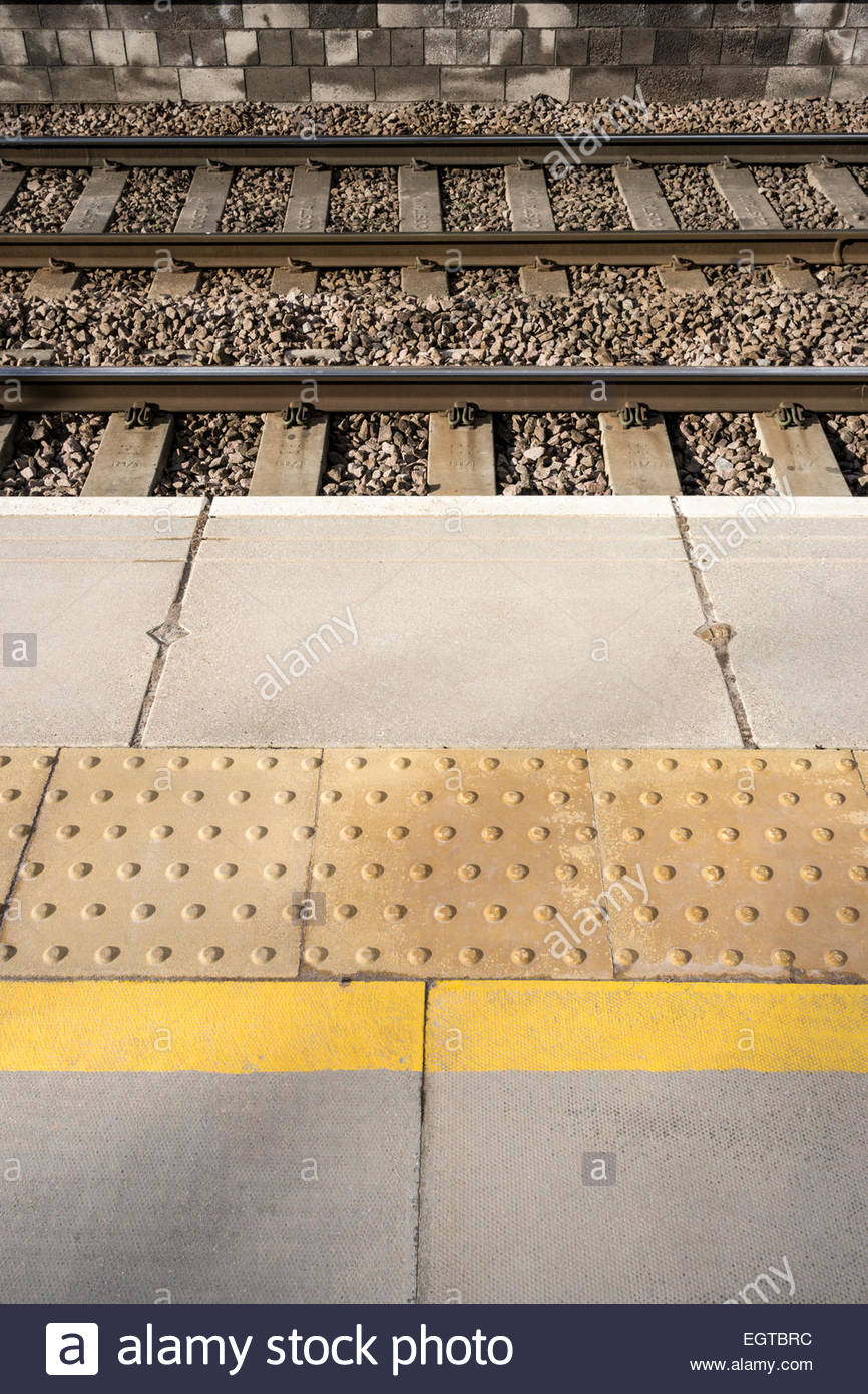 Yellow Line Station Platform High Resolution Stock Photography and ...