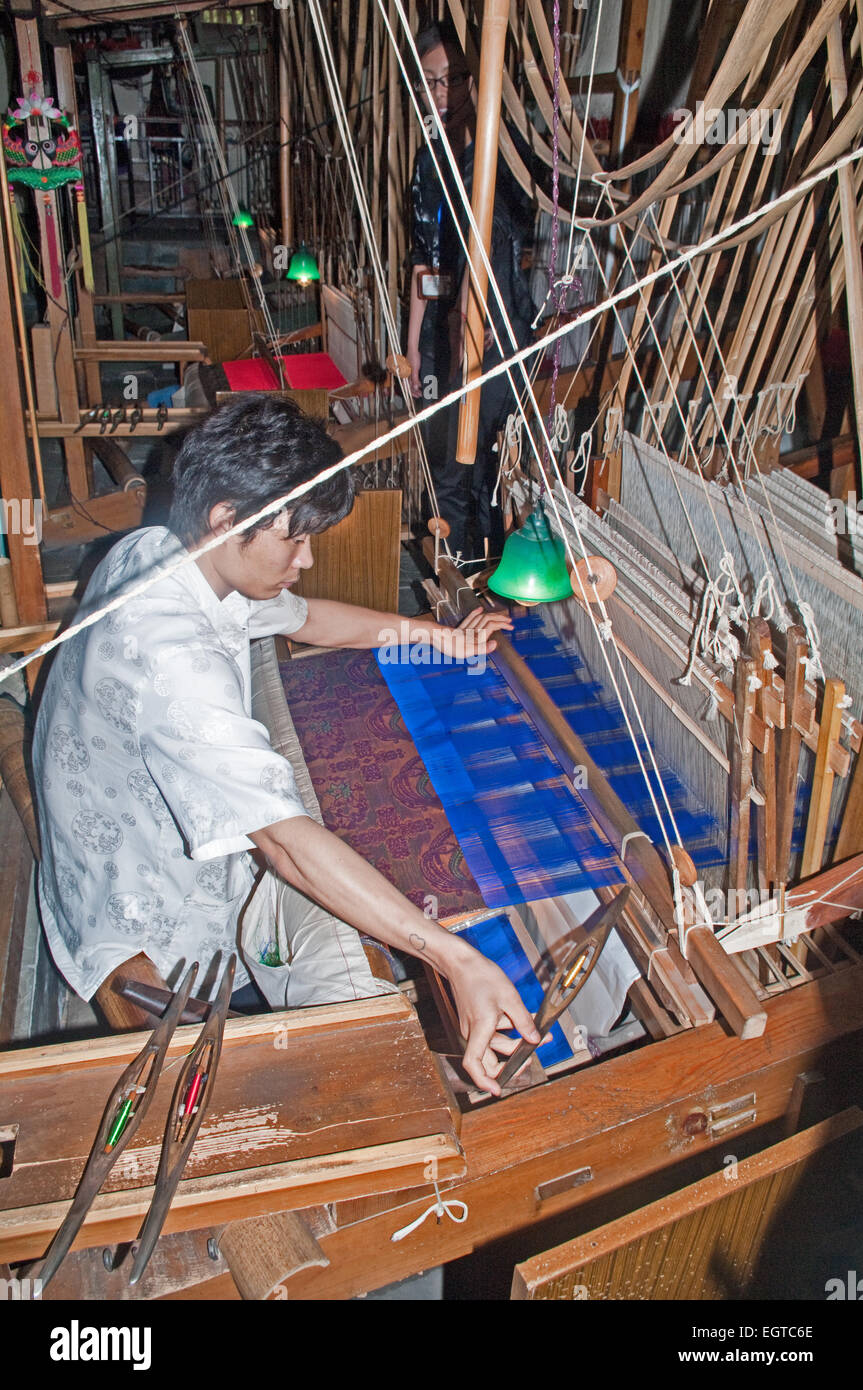 Loom machine hi-res stock photography and images - Alamy