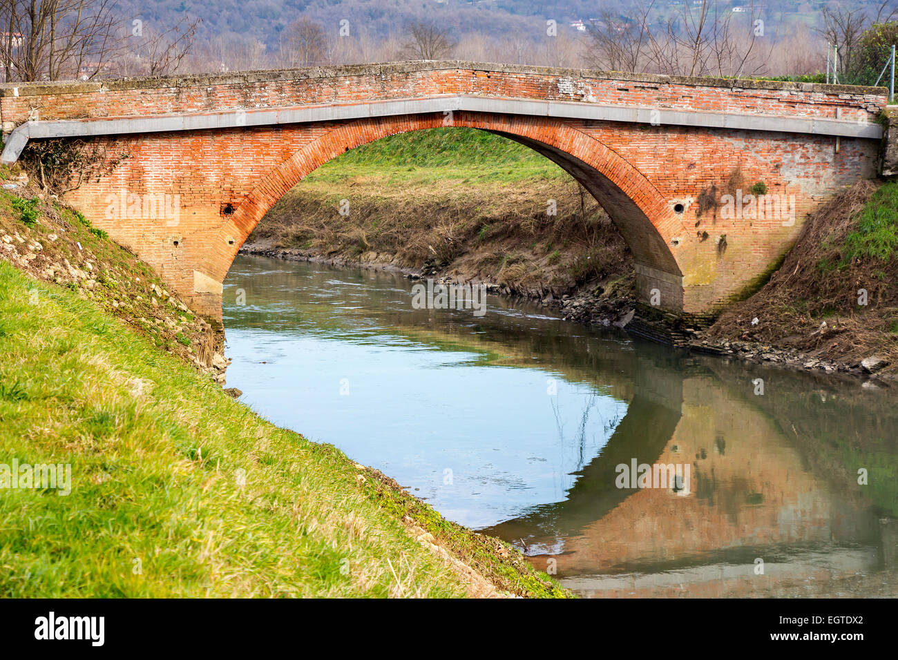 Bridge of bricks hi-res stock photography and images - Alamy