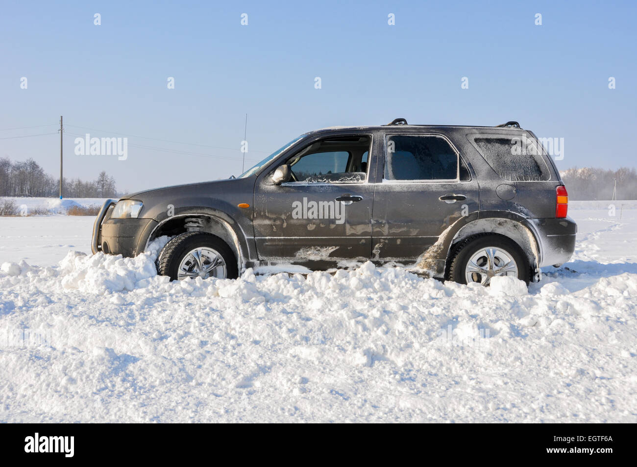 Car stuck in ice hi-res stock photography and images - Alamy