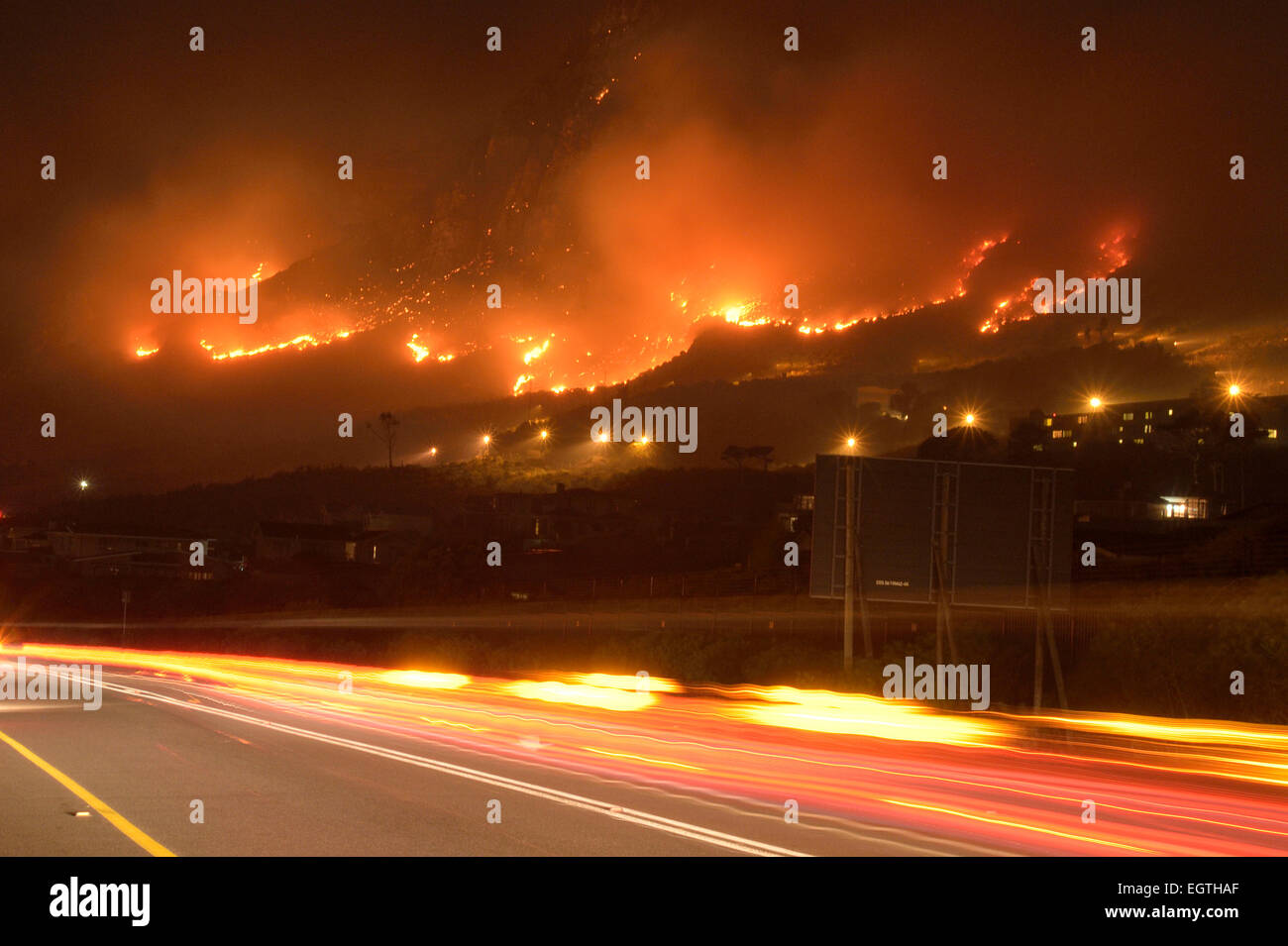 Wild fires on Cape Town mountains Stock Photo - Alamy