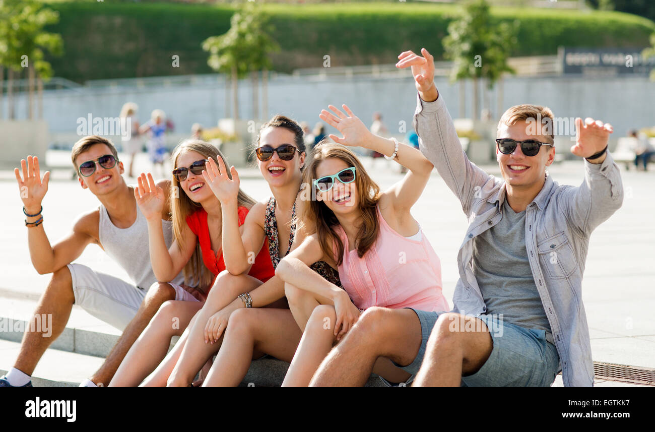 Group of women laughing hi-res stock photography and images - Alamy