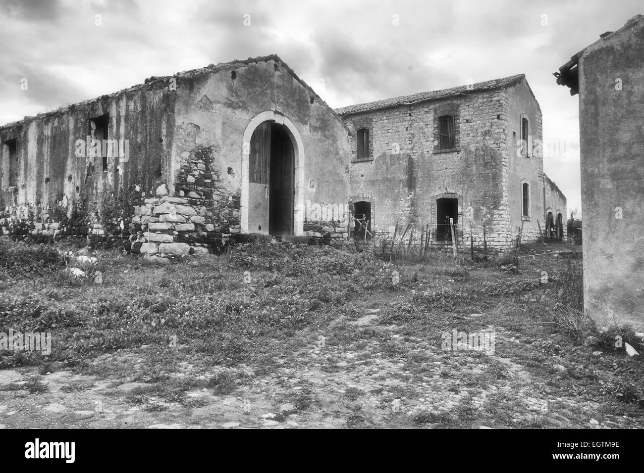 Old house in Sicily country, Italy Stock Photo - Alamy
