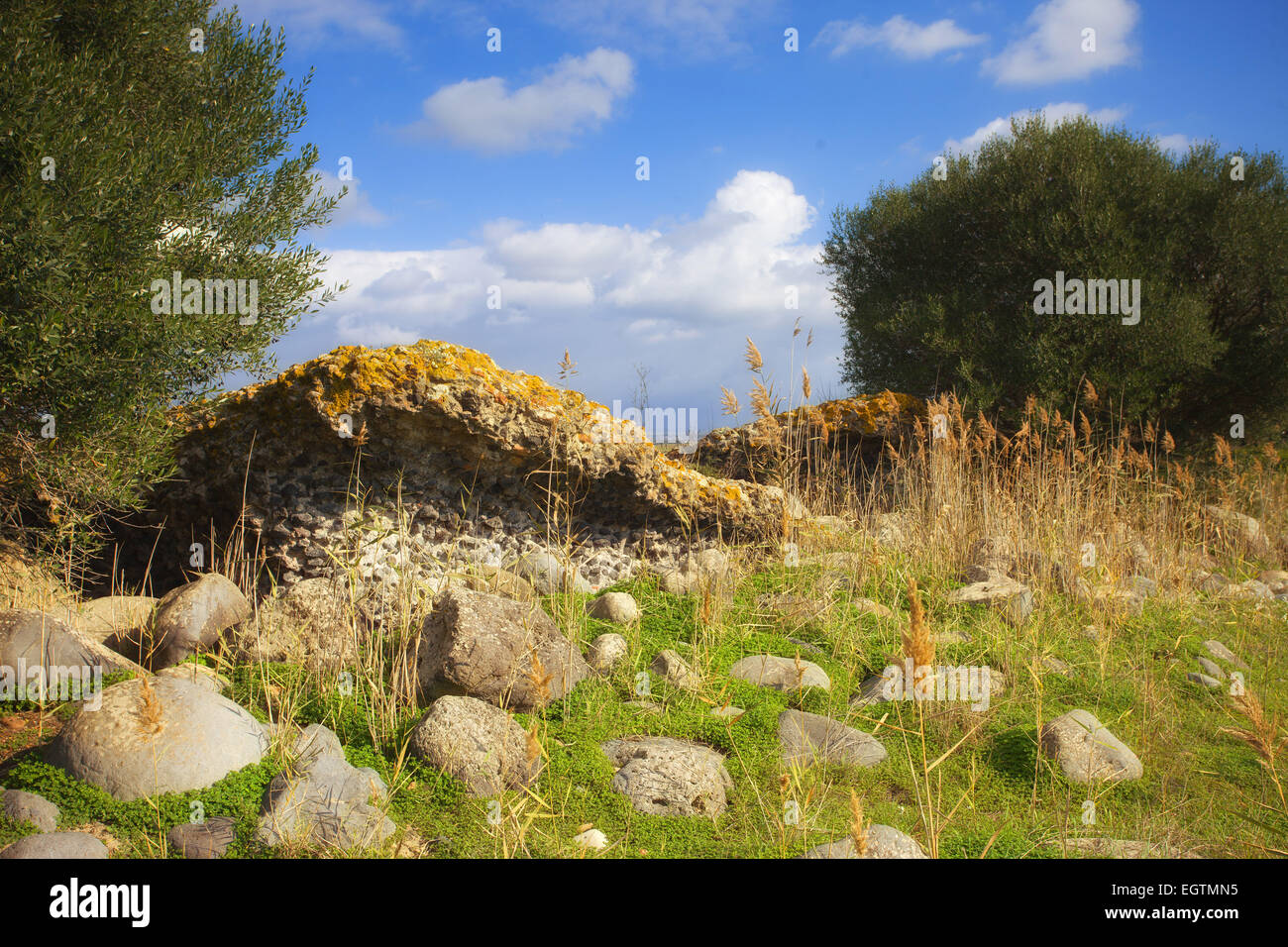 Ruins of the Roman bridge of Centuripe, Sicily Stock Photo - Alamy