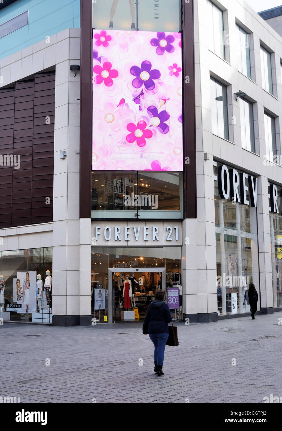 Fashion clothing hi-res stock photography and images - Alamy