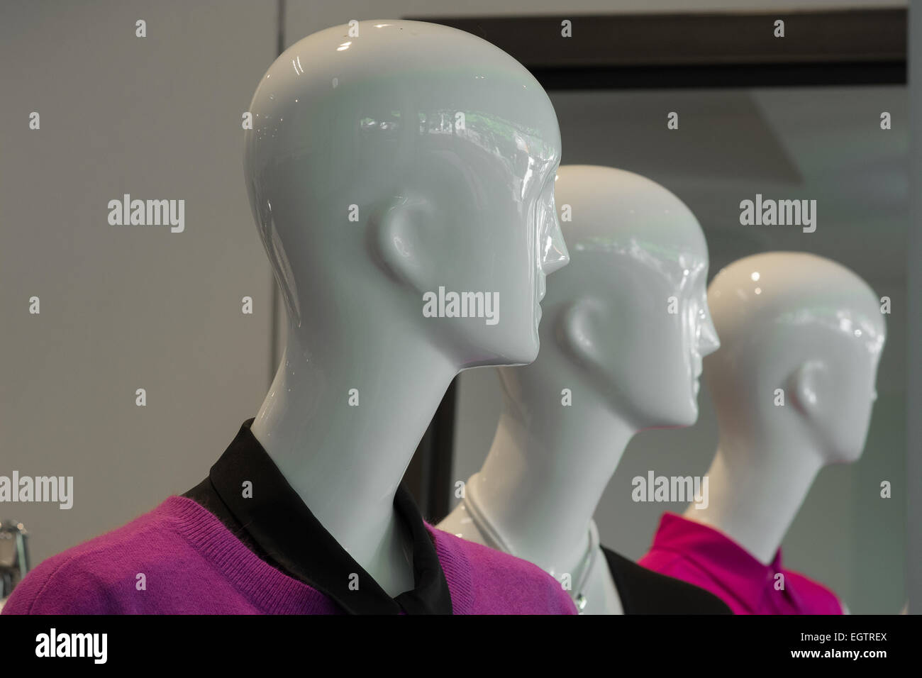 Retail Store Three Mannequin Heads Stock Photo - Alamy