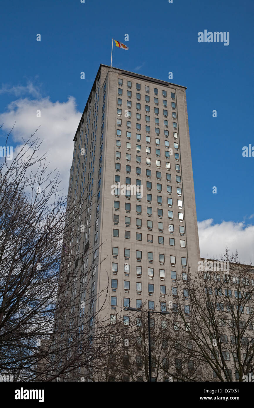 Blue skies over the Shell building in London Stock Photo - Alamy