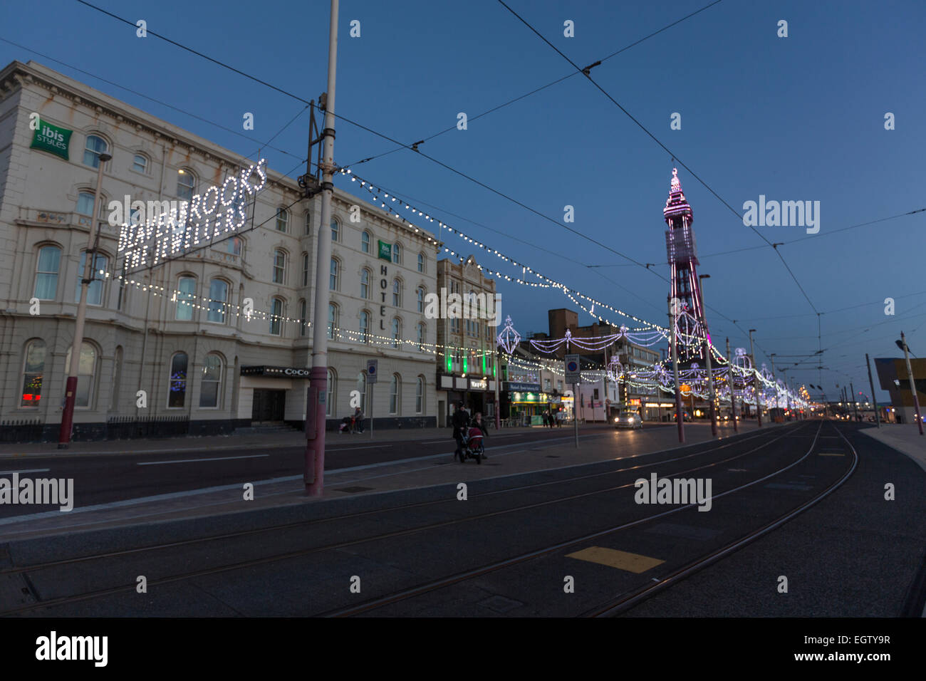Promenade at dusk. Blackpool Illuminations at night with the ...