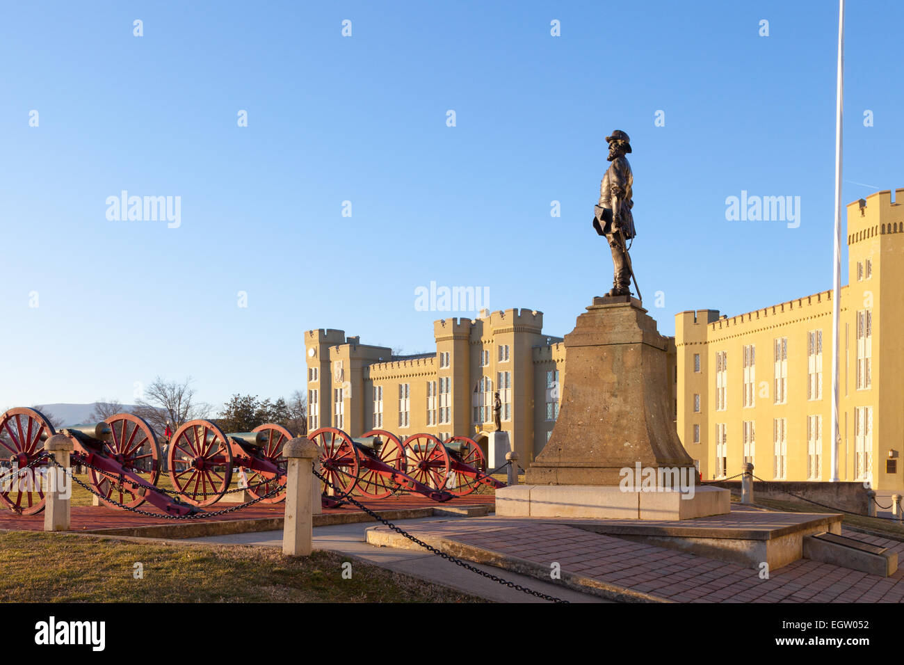 Stonewall Jackson statue and cannons at Virginia Military Institute ...