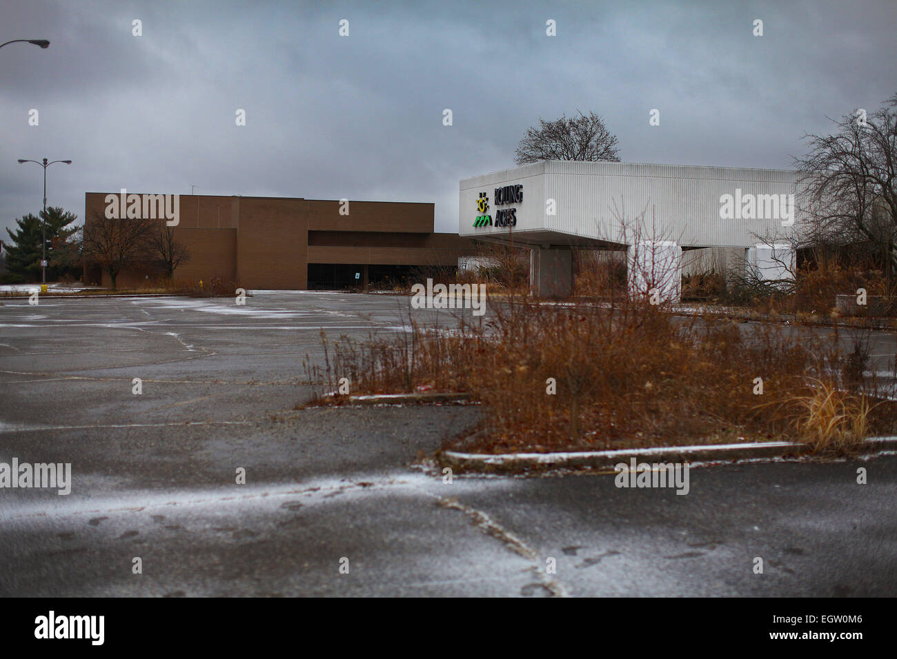 Rolling acres mall hi-res stock photography and images - Alamy
