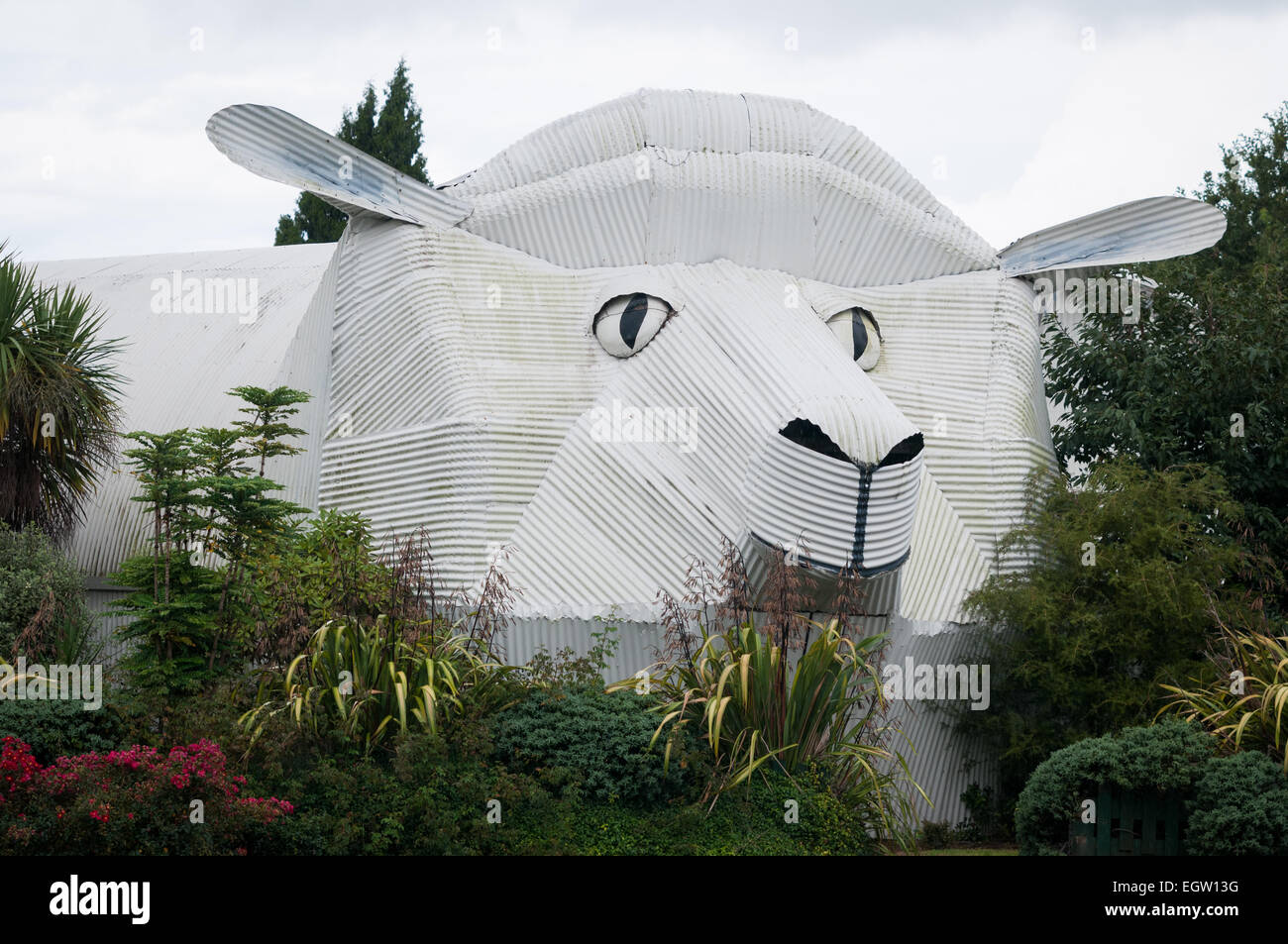 The corrugated Sheep, Main Road, Tirau, Waikato, North Island, New ...