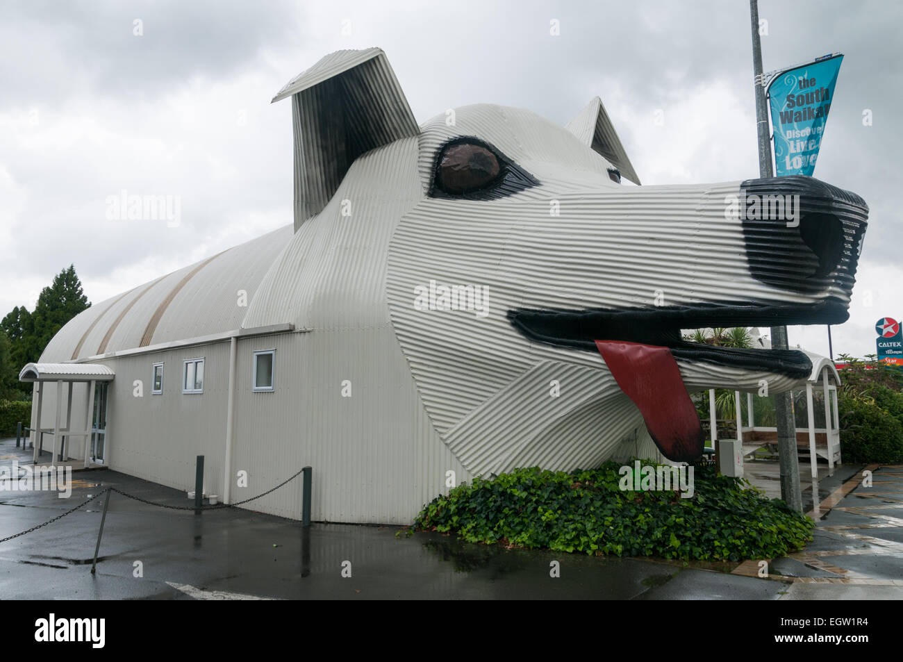 Tirau Dog Building High Resolution Stock Photography and Images - Alamy