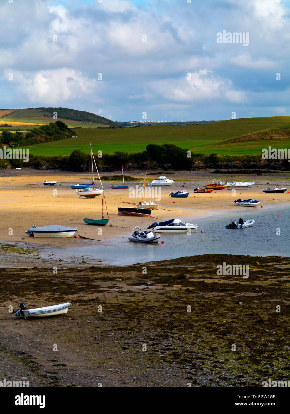 Sailing on the camel estuary hi-res stock photography and images - Alamy