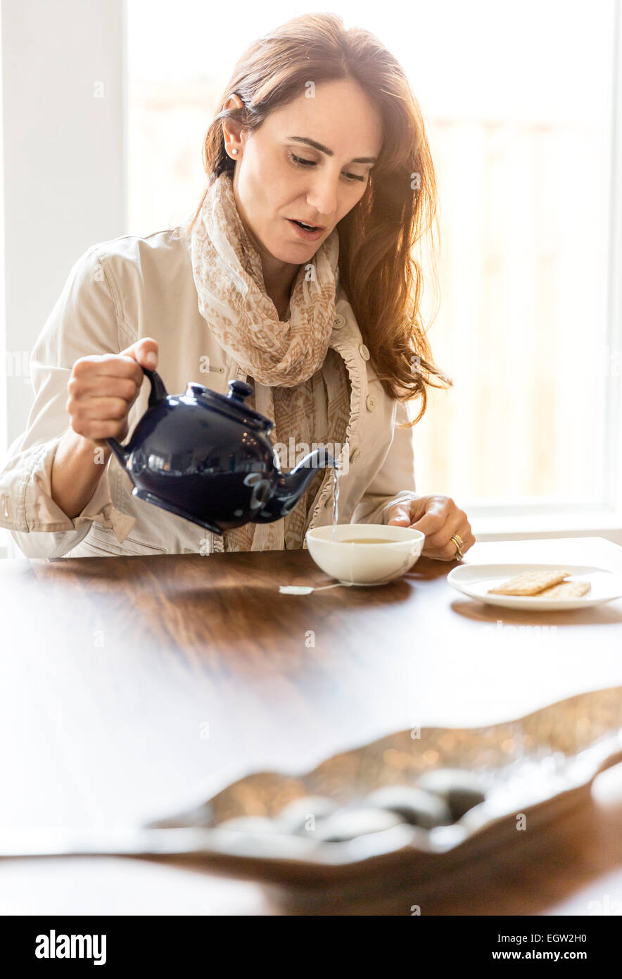 Average looking brunette woman hi-res stock photography and images - Alamy Average looking brunette woman hi-res stock photography and images - Alamy