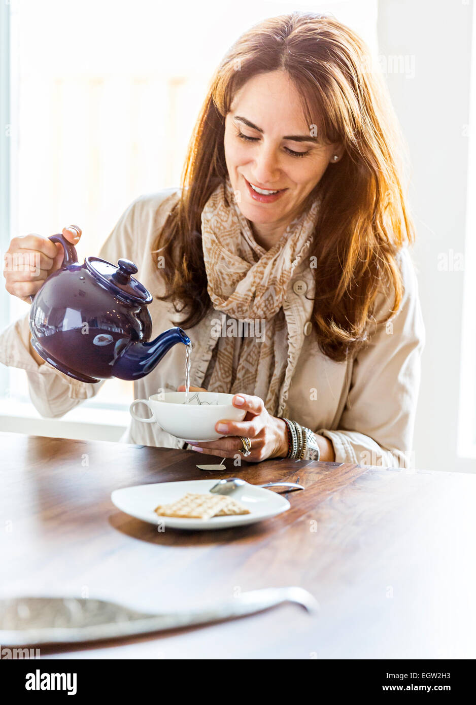 Average looking brunette woman hi-res stock photography and images - Alamy Average looking brunette woman hi-res stock photography and images - Alamy