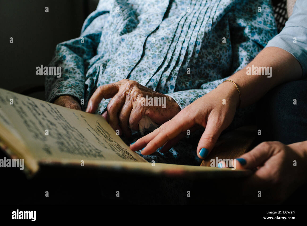 Womans journal hi-res stock photography and images - Alamy