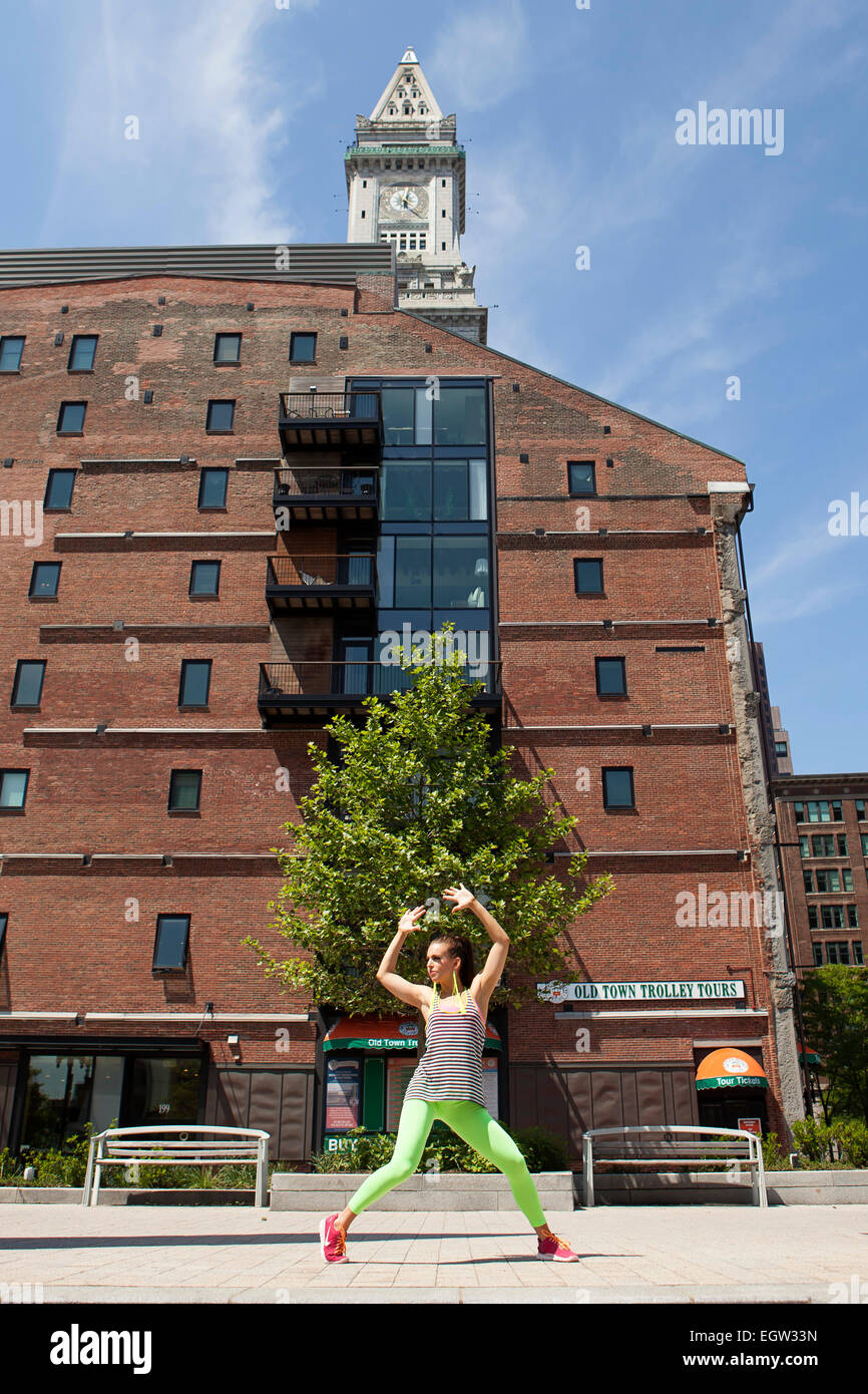Woman in front of building hi-res stock photography and images - Alamy