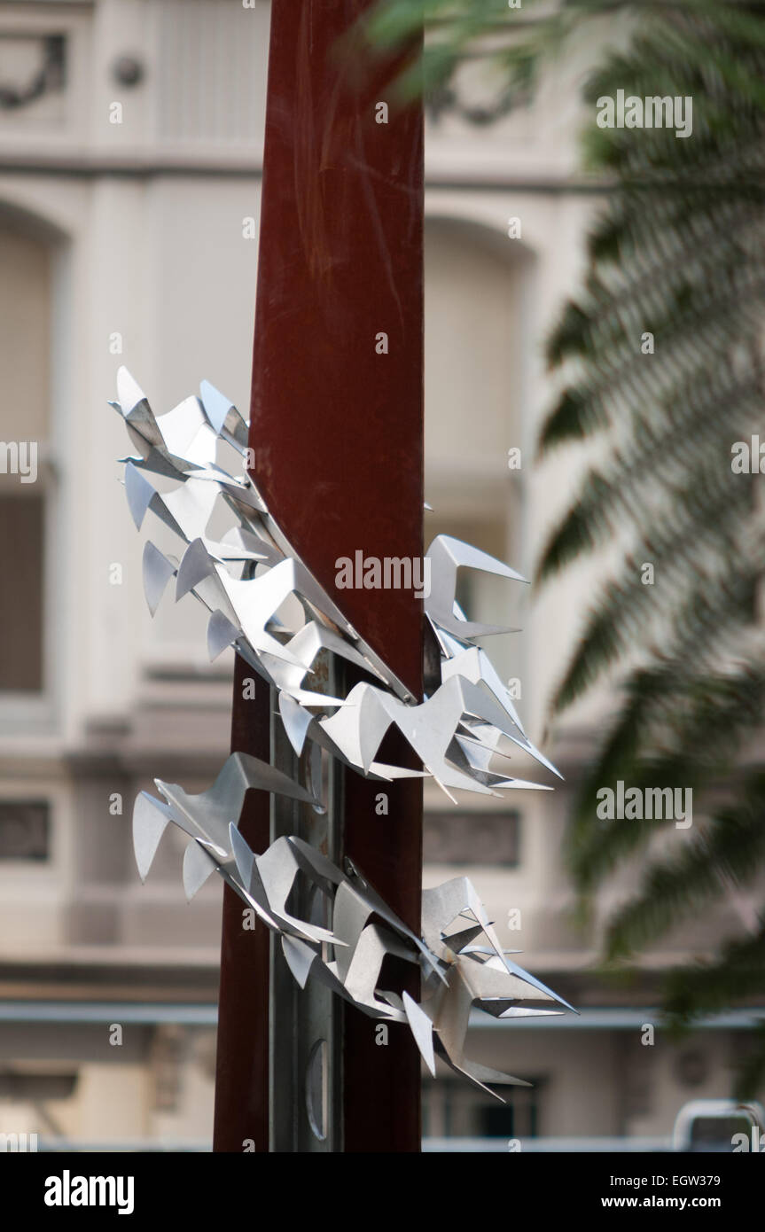 Te Waka Taumata O Horotiu (Resting Waka) by Fred Graham, Swanson Street ...