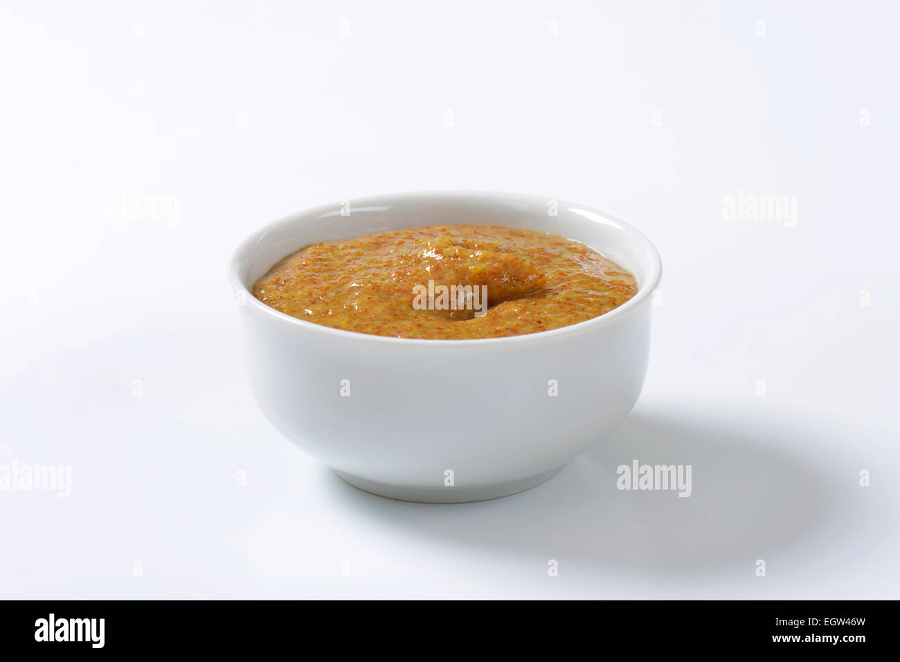Bowl of sweet style mustard Stock Photo - Alamy
